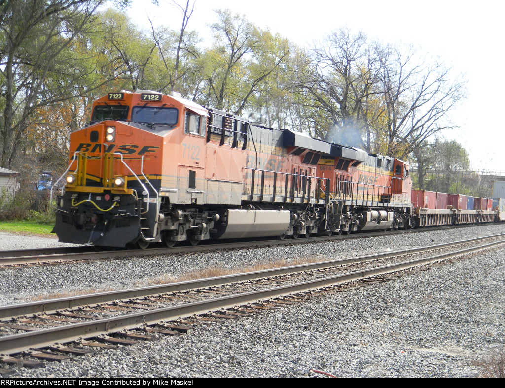 BNSF 7122